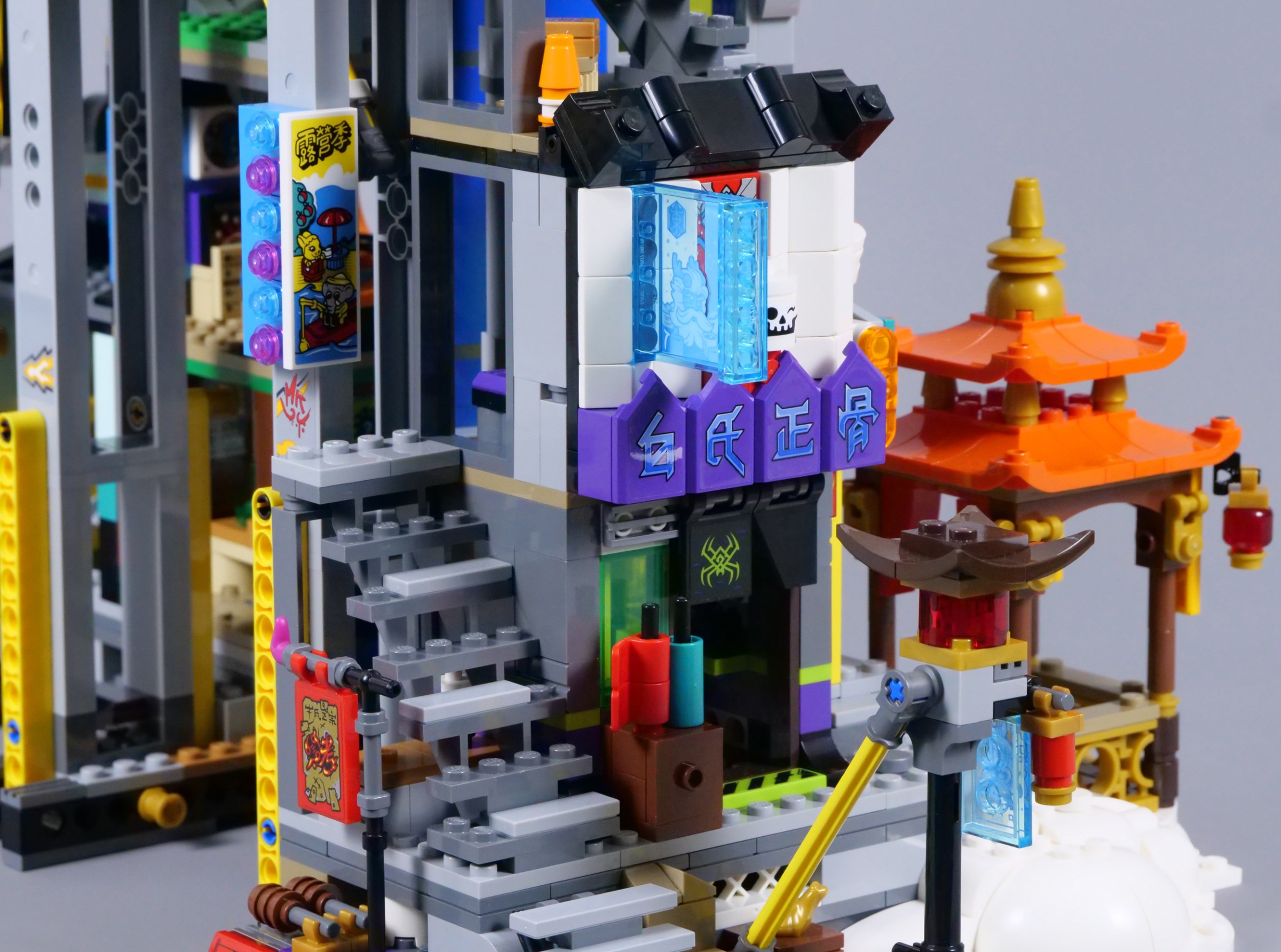 LEGO Monkie Kid 80054 Megapolis City review | Brickset